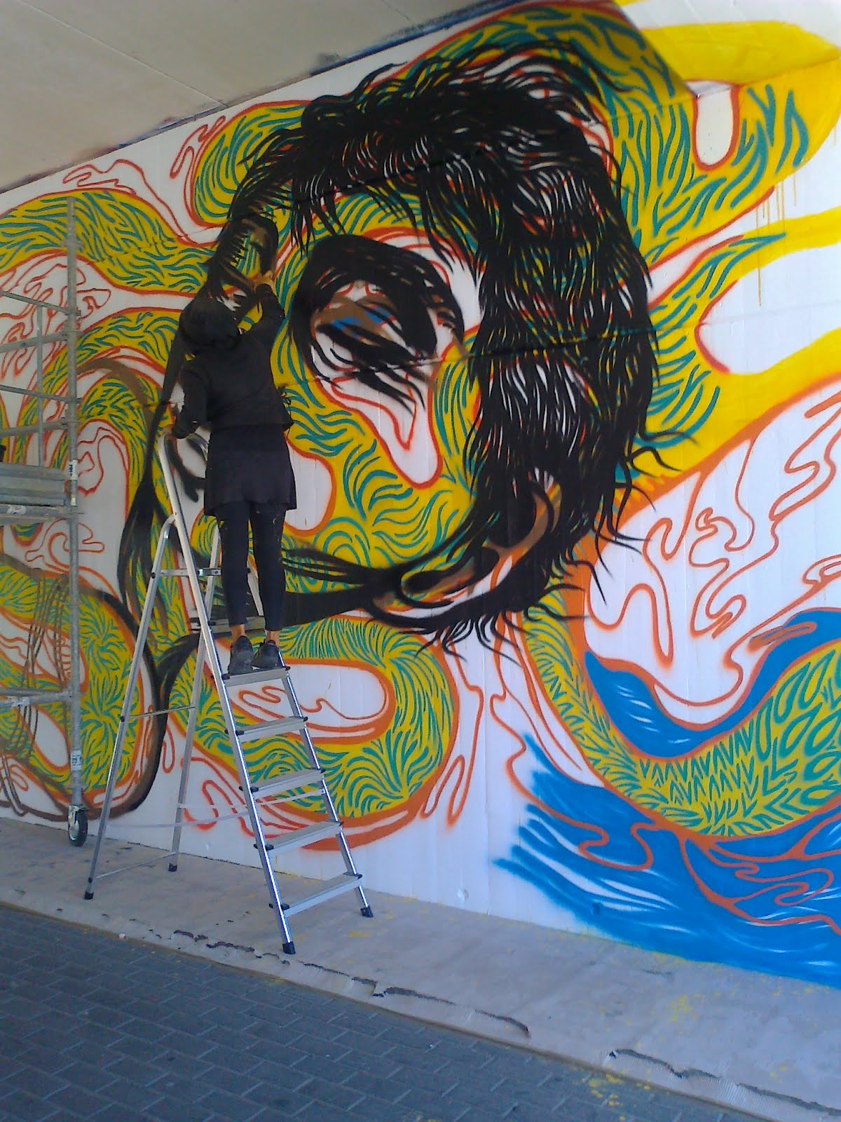 La artista urbana «bastardilla» en el Poliniza 2012 – Comunidad LRM