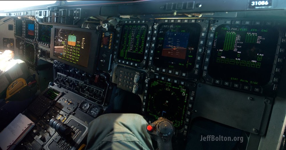 Grams luftfartsblogg: B-2 Spirit cockpit - Jeff Bolton