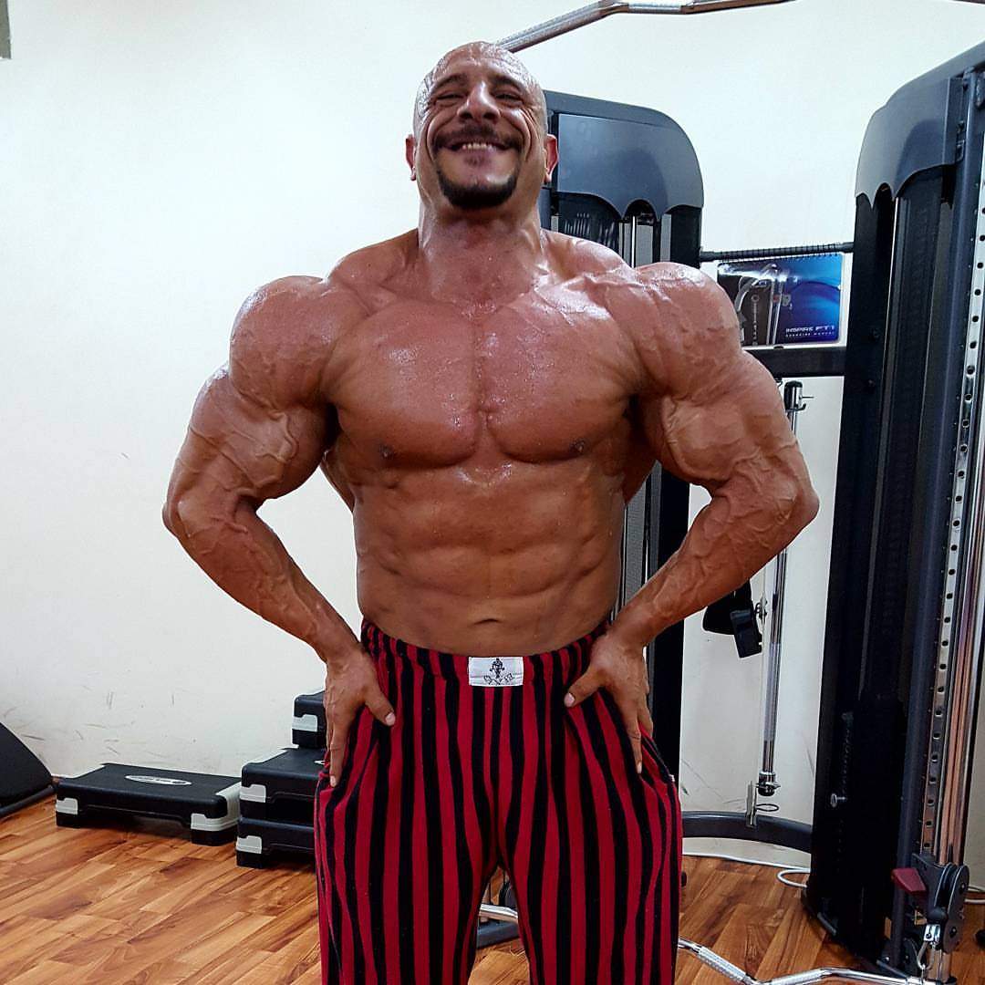 Muscle Lover: Moroccan bodybuilder Houssam Ouazzani