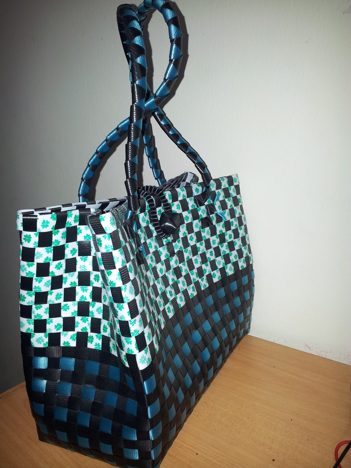 Kiosk Tanpa Nama: Bakul Anyaman Design Handbag