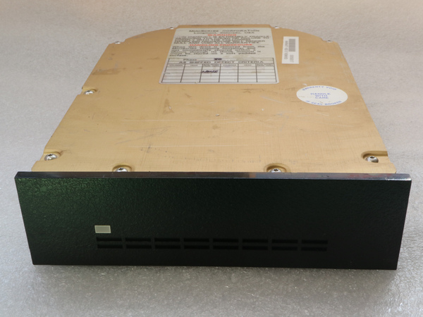 BugWorkShop - 甲蟲工作室: MiniScribe M3425P 20MB 硬碟機（Hard Disk Drive）- 拆解（二）