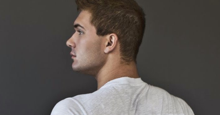 Il culo del giorno: Dylan Carden - JIMI PARADISE