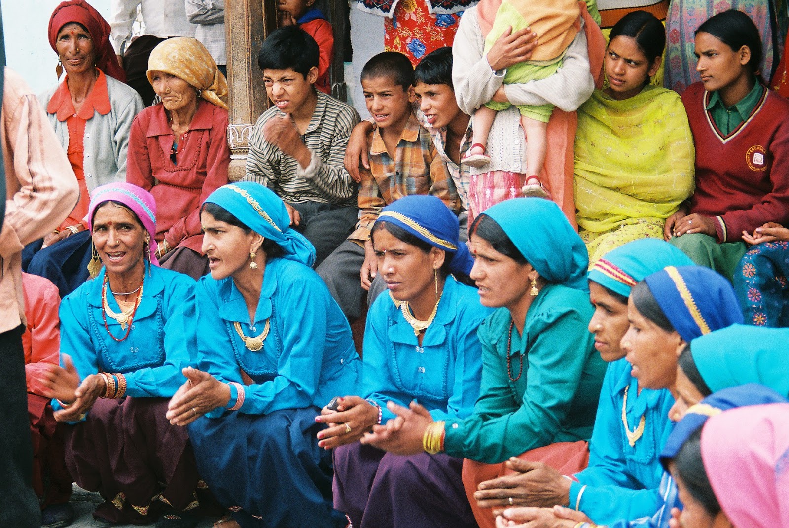 Traditional Dress of Uttaakhand - Costumes in Garhwal & Kumoun Region