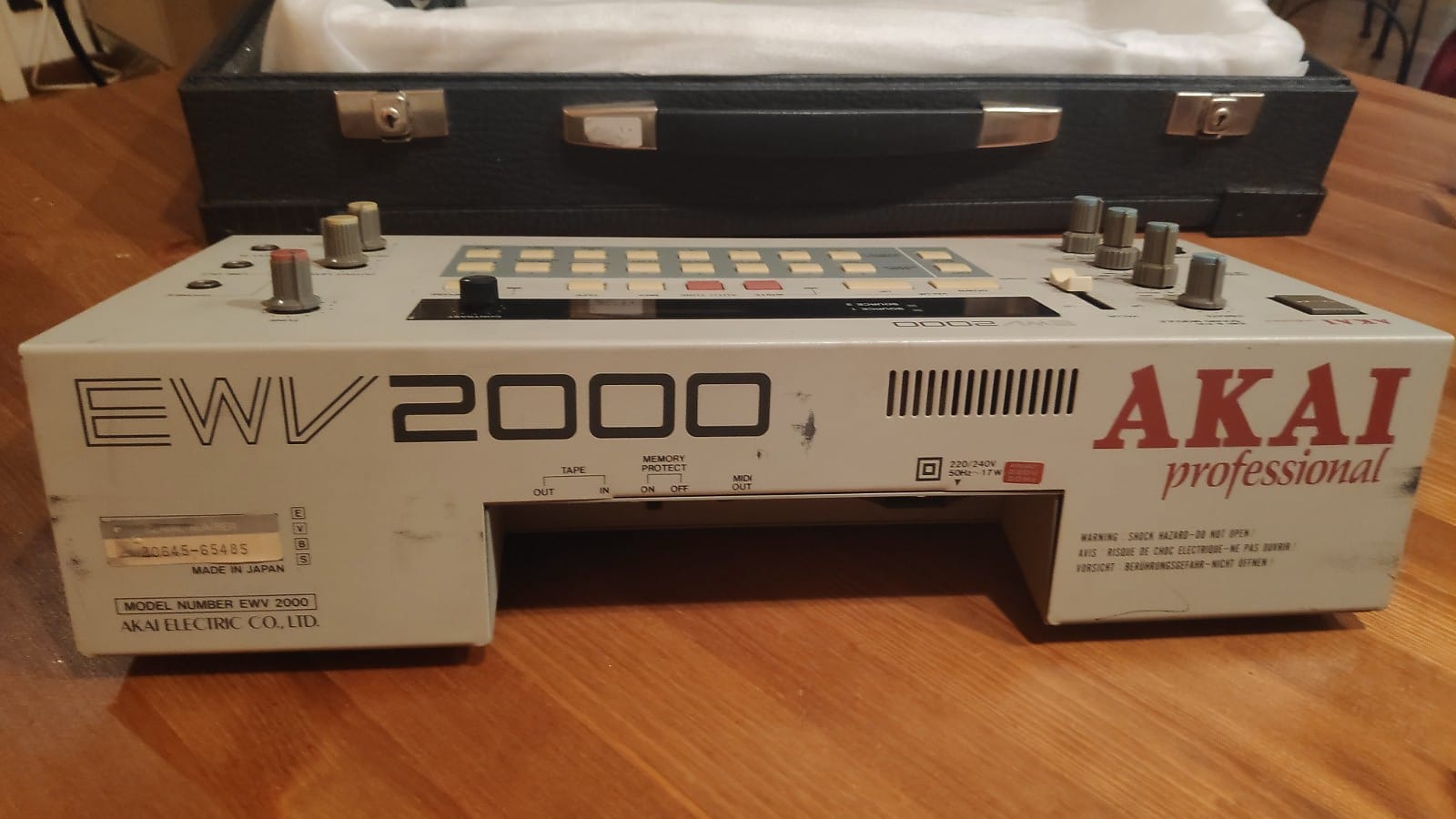 MATRIXSYNTH: Akai EVI 1000 + EWV 2000 80s Electric Valve Instrument