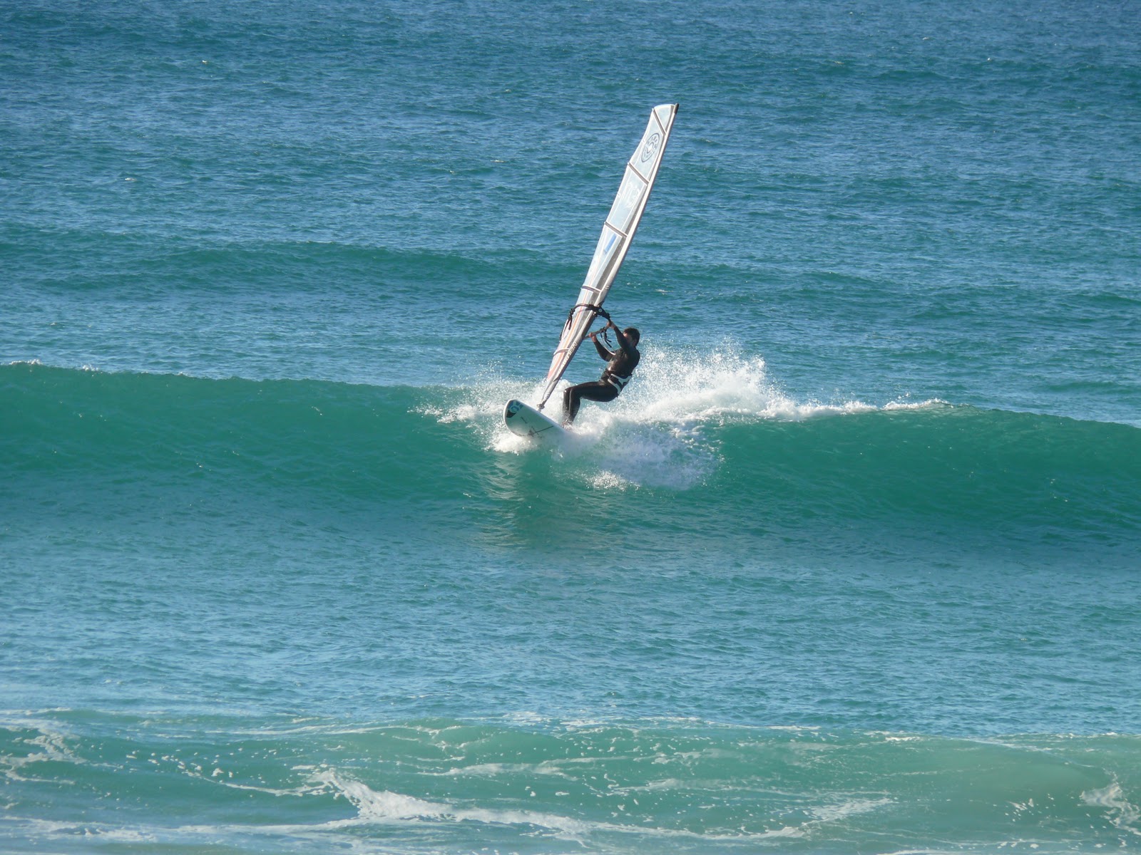 ferrolwindsurfer: Wave sailing interruptus.