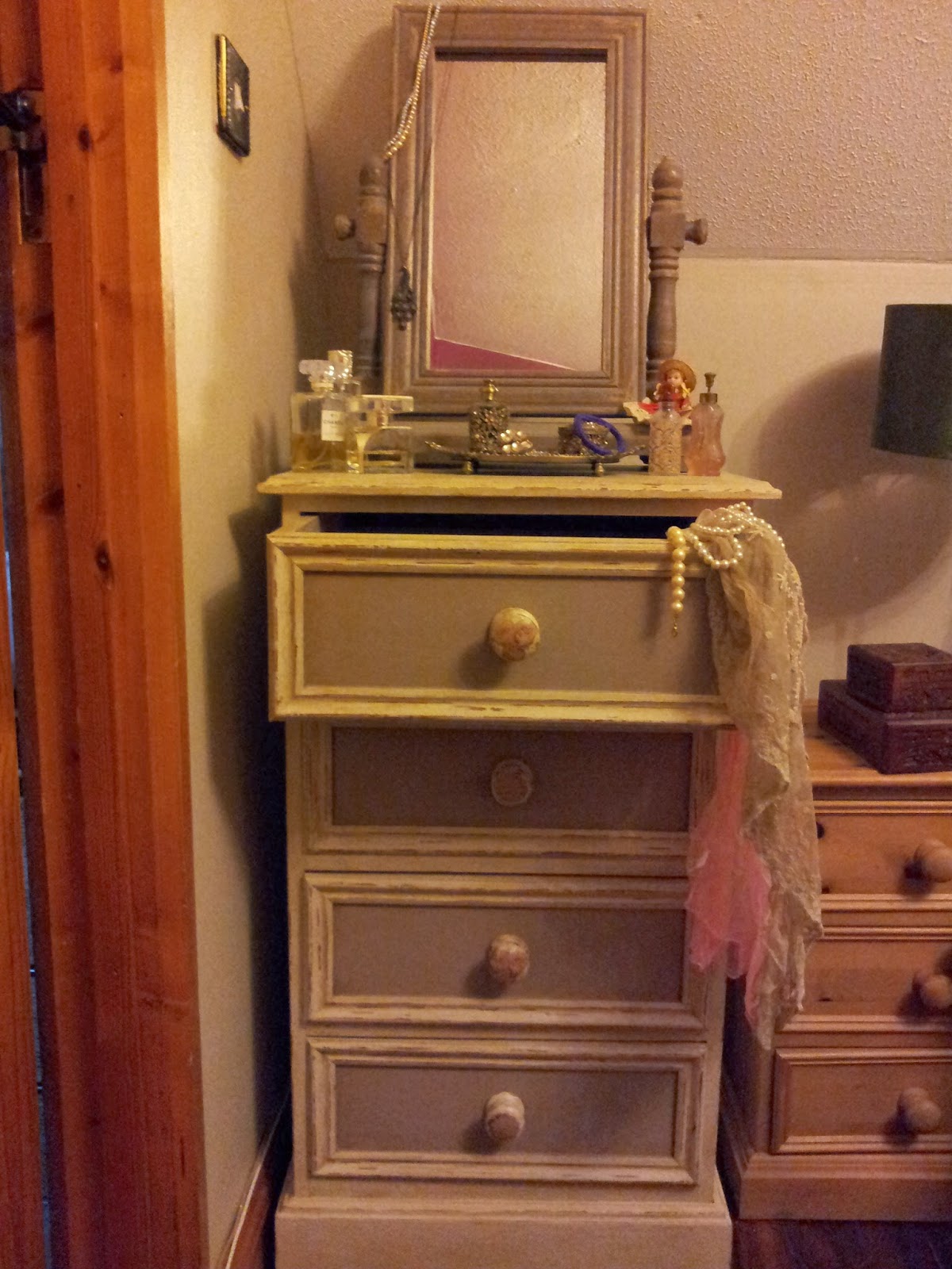 Funky-Junk Vintage Craft and Furniture Design: Chest of Drawers Revamp ...