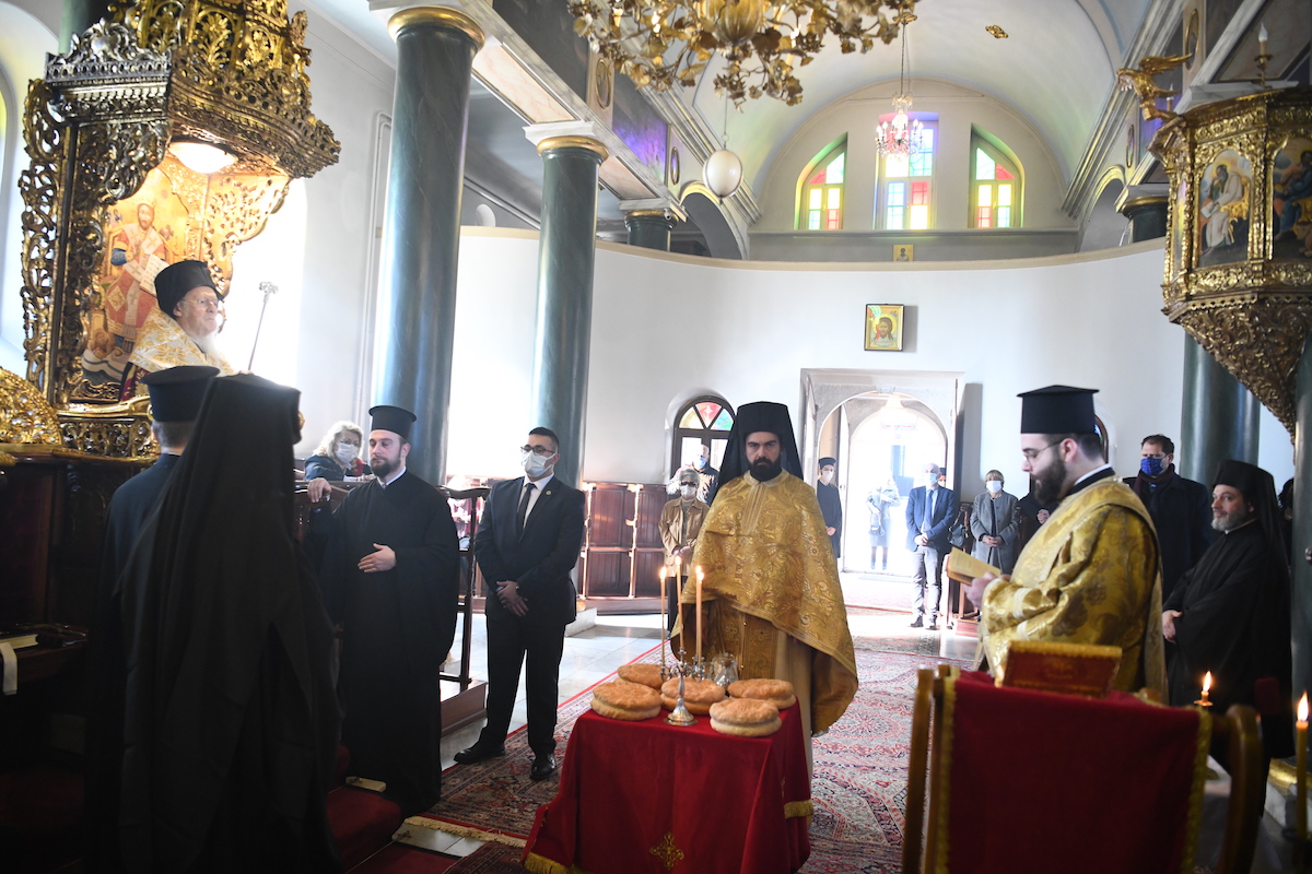 ΦΩΣ ΦΑΝΑΡΙΟΥ: Η ΠΑΝΗΓΥΡΙΣ ΤΟΥ ΑΓΙΟΥ ΦΩΤΙΟΥ ΣΤΗΝ ΧΑΛΚΗ ΜΕ ΤΟΝ ΠΑΤΡΙΑΡΧΗ ...