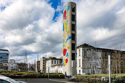 Paris : Tour Keith Haring, le totem pop art de l'Hôpital Necker Enfants ...