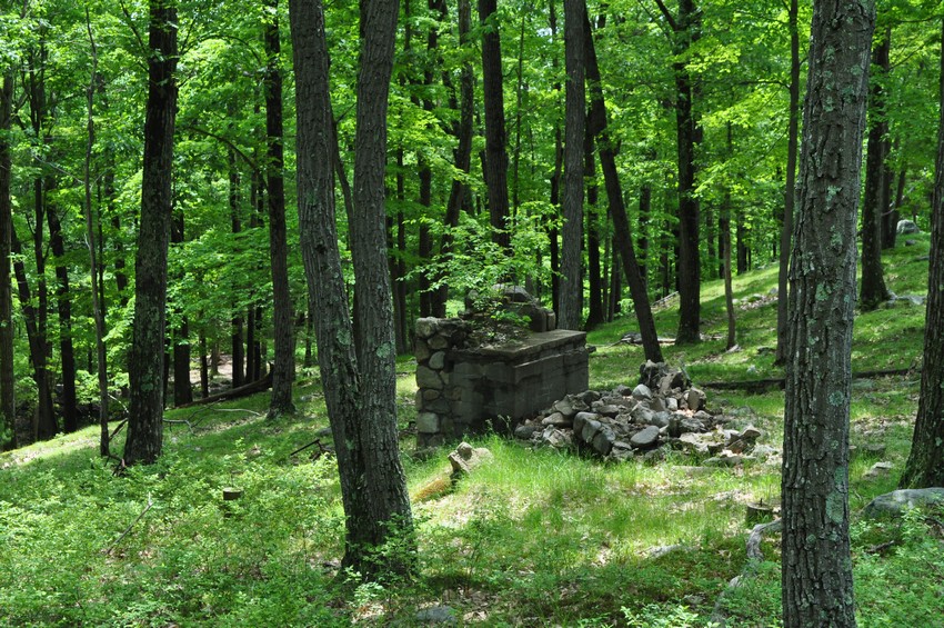Harriman Hiker: Harriman State Park and Beyond: Hogencamp Mine