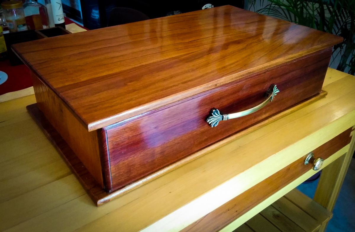 Projects: Making a Cutlery Box