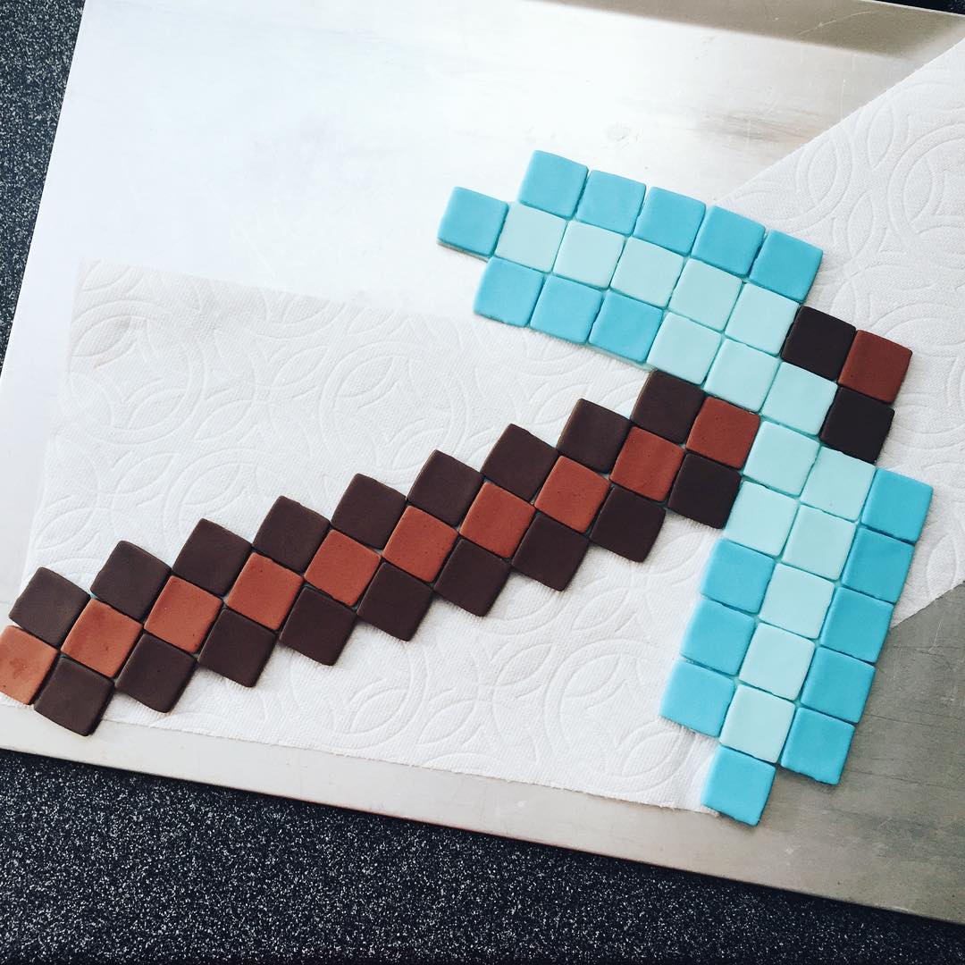 i heart baking!: minecraft diamond pickaxe birthday cake