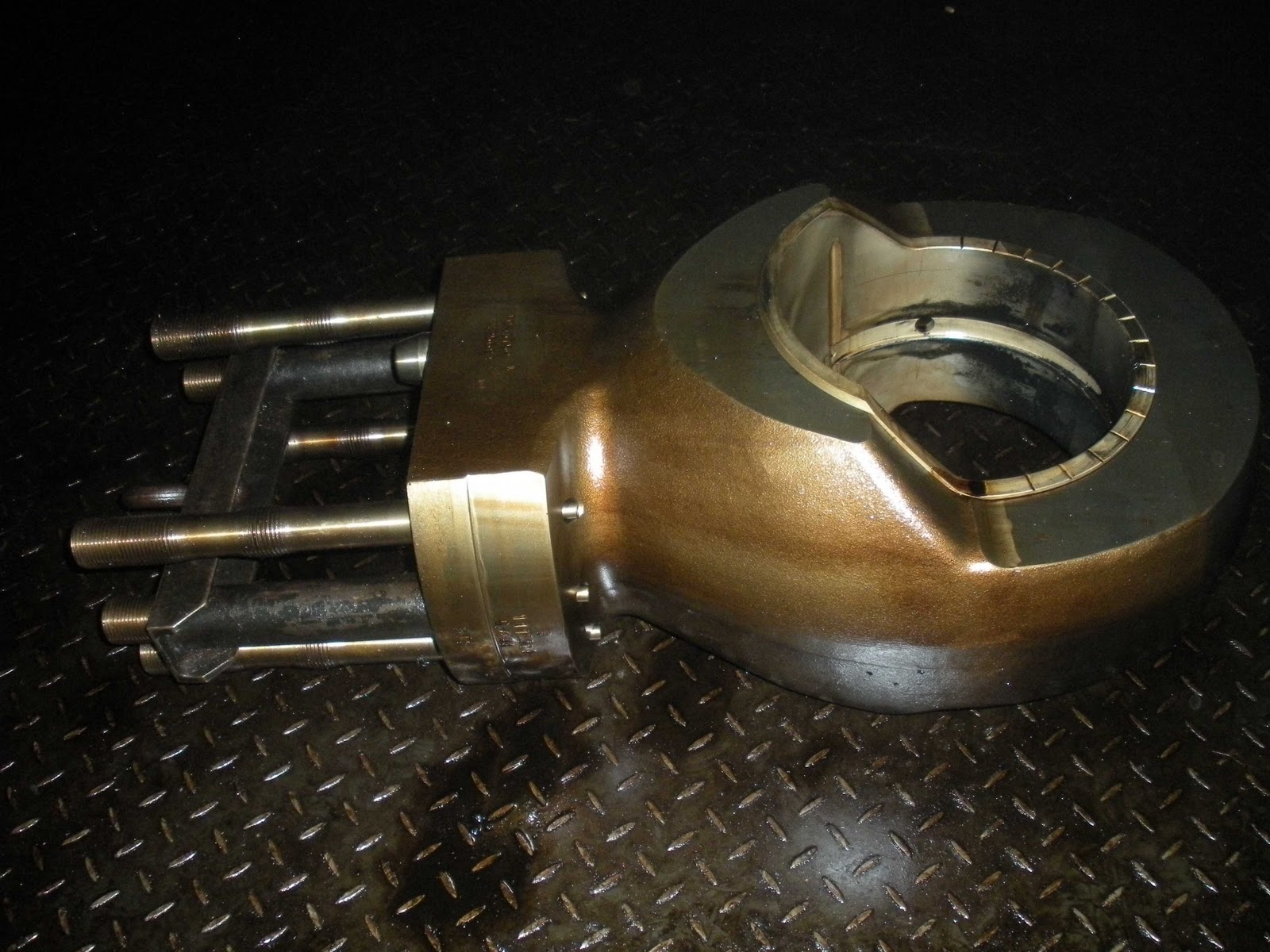 Removing and Installing Piston Pin and Bush-MAN B&W 58/64 Diesel Engine ...