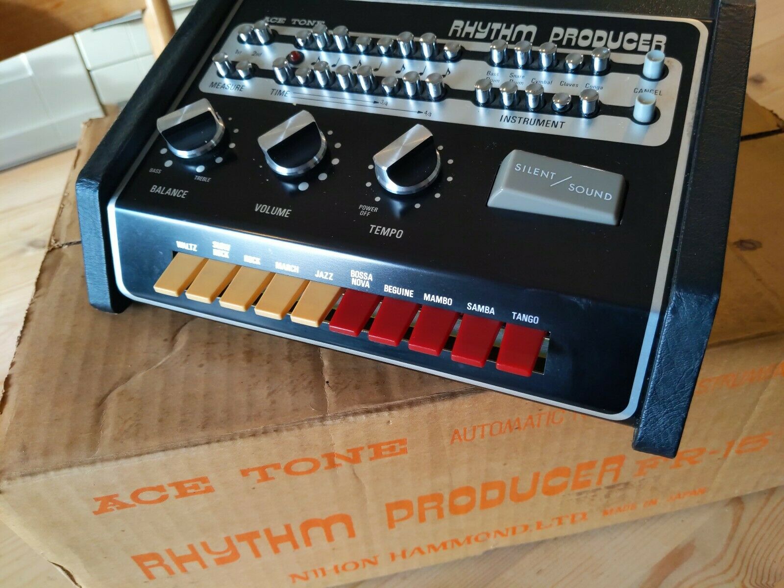 MATRIXSYNTH: Ace Tone FR-15 Vintage Programmable Analogue Drum Machine ...