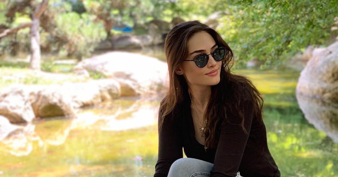 Real Life Pictures of Famous Role Play Halima Sultan of Drama Ertugrul ...