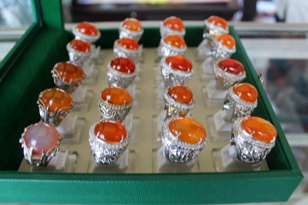 D'BAST GEMSTONE "KING OBI": D'BAST GEMSTONE “KING OBI” BACAN NORTH MOLUCAS