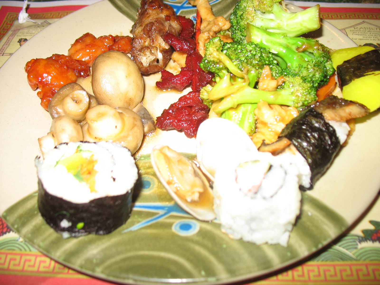 Chicken in four different chinese styles and four different kinds of sushi!