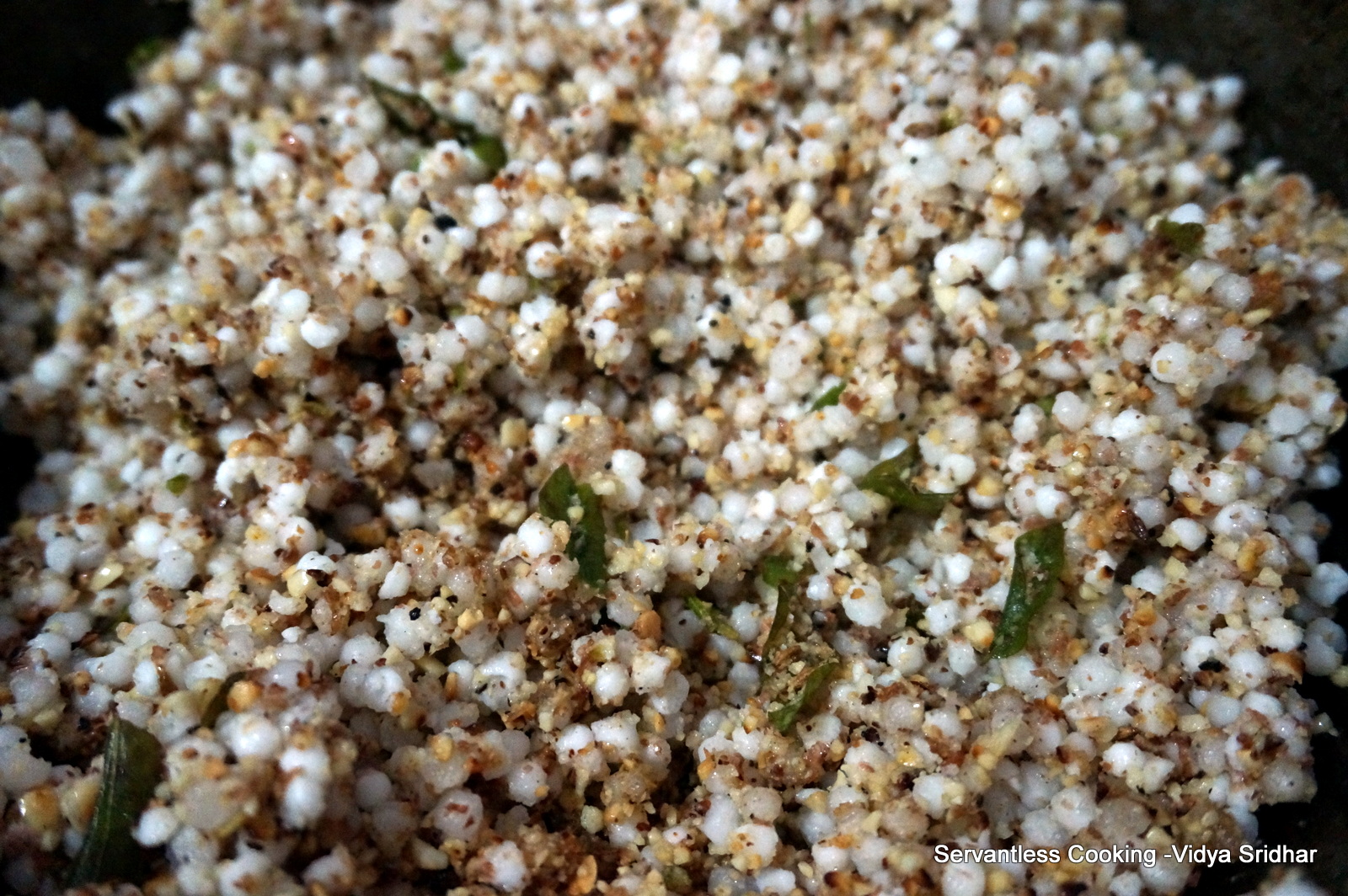 Servantless cooking : Sabudana Khichidi (Sago/Javarisi/Tapioca Upma)