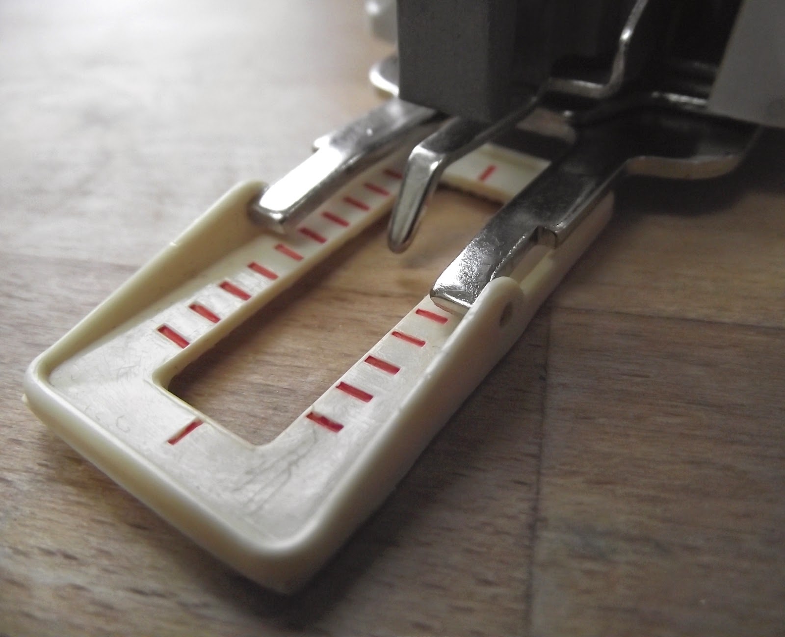 Lizzie Lenard Vintage Sewing: How to Use the Mystery Buttonholer