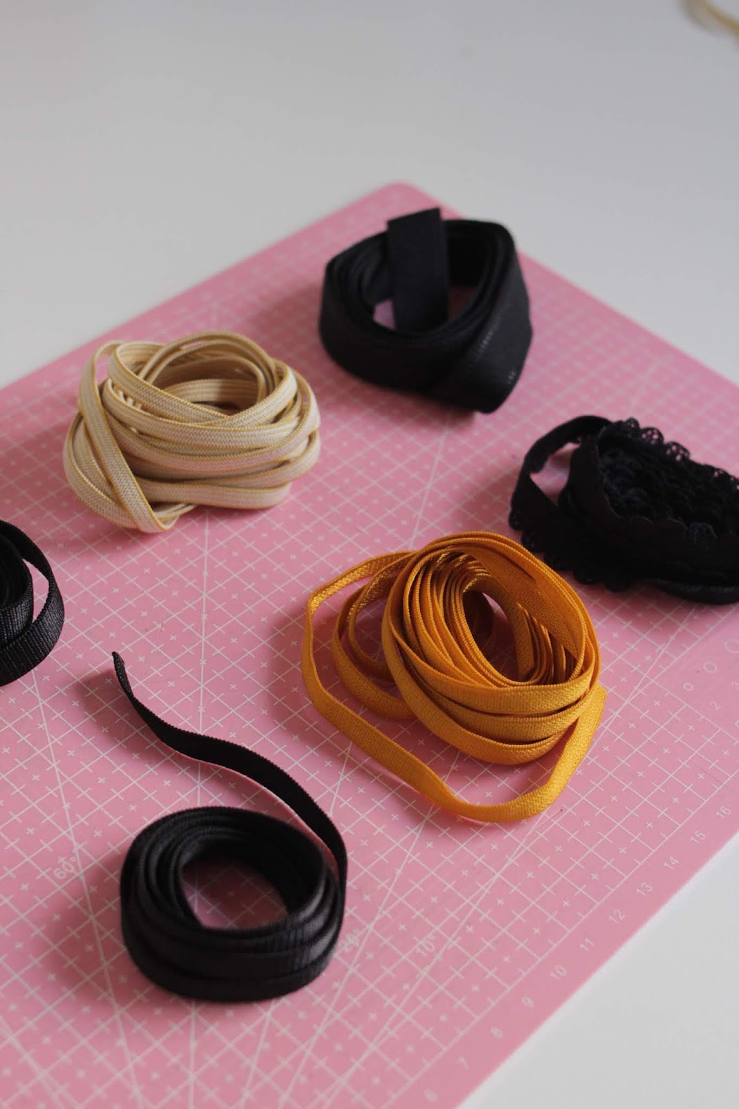 Tipos de elástico para utilizar en tus prendas de ropa interior