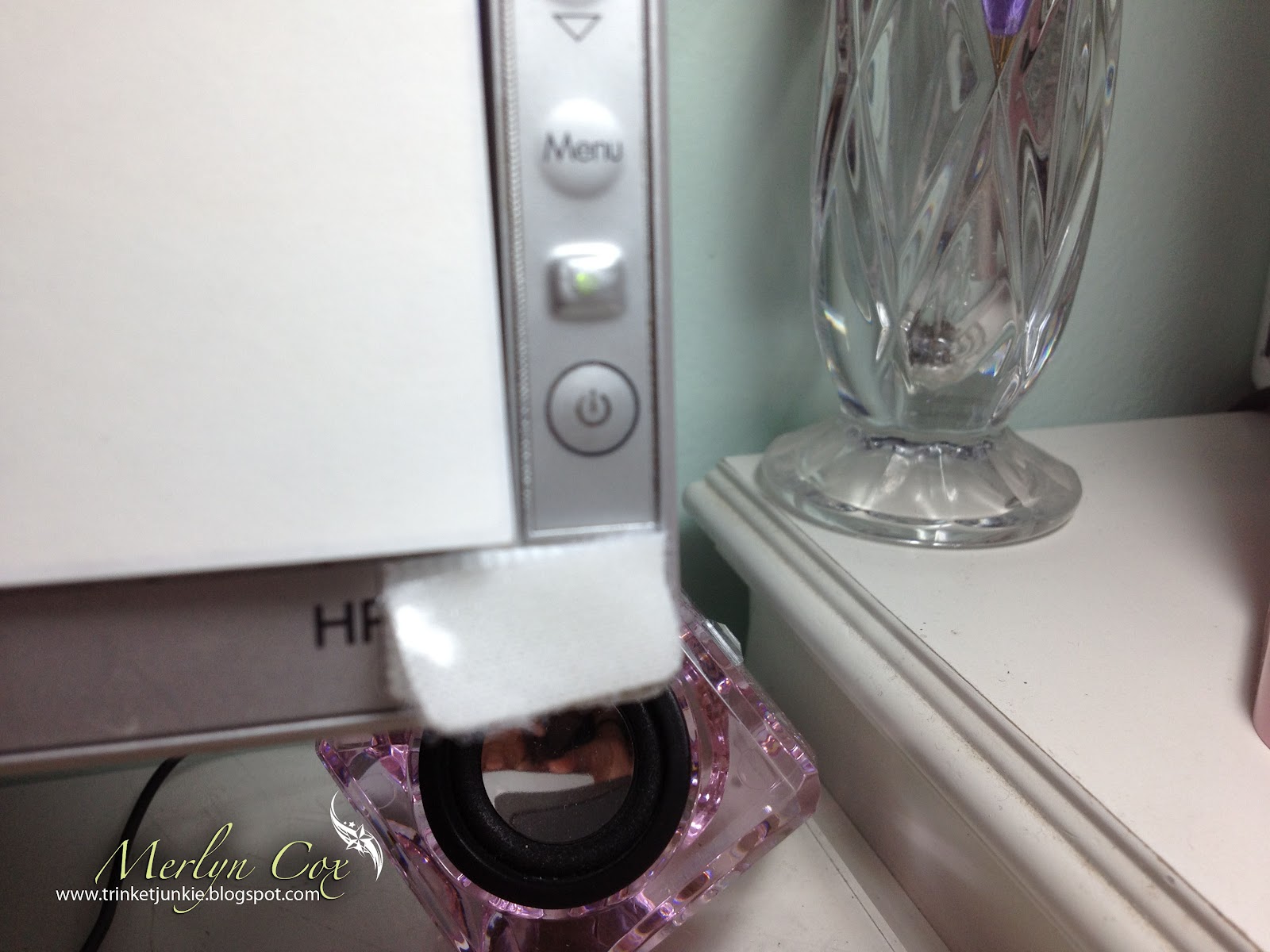 Trinket Junkie: Shabby Chic Monitor Frame Tutorial