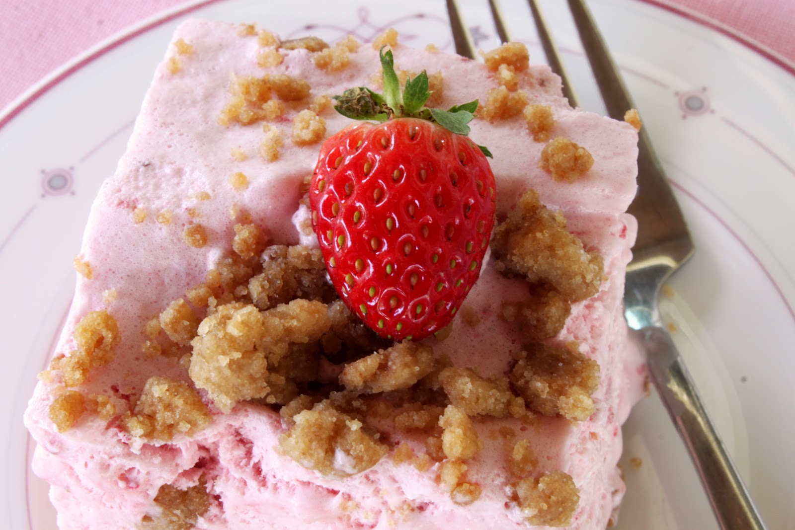 Mimi's Kitchen: Pink Fluff