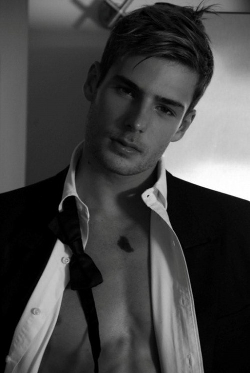 Fashion 4 men: VICTOR BENAIN