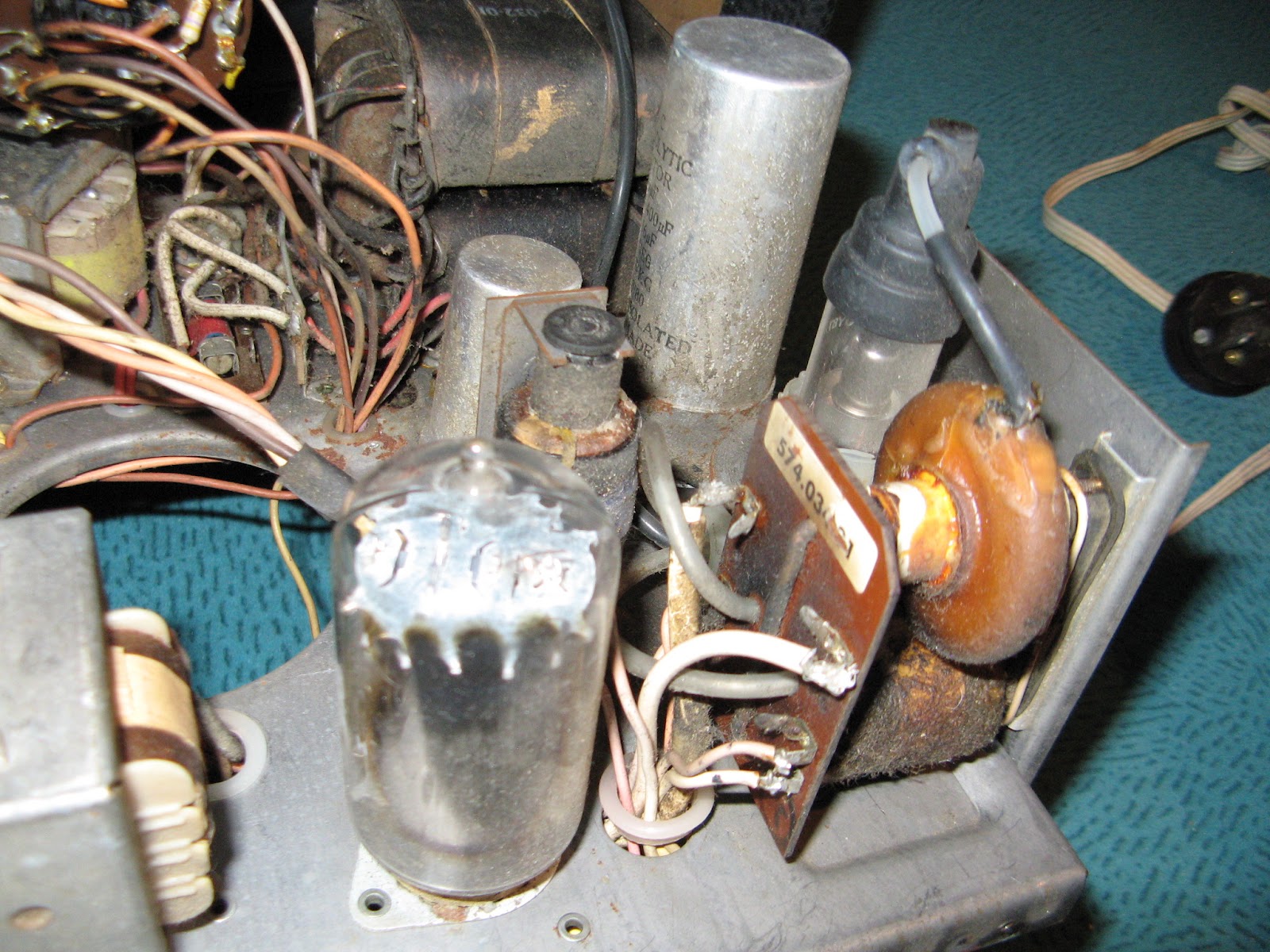 NZ Vintage Television: Pye T25Y 16" Portable TV - Updated 24/5/2019