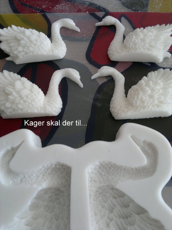 Kager skal der til.......: Svaner.................