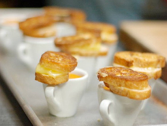 RainingBlossoms: Mini Food Ideas give your wedding a delicate look