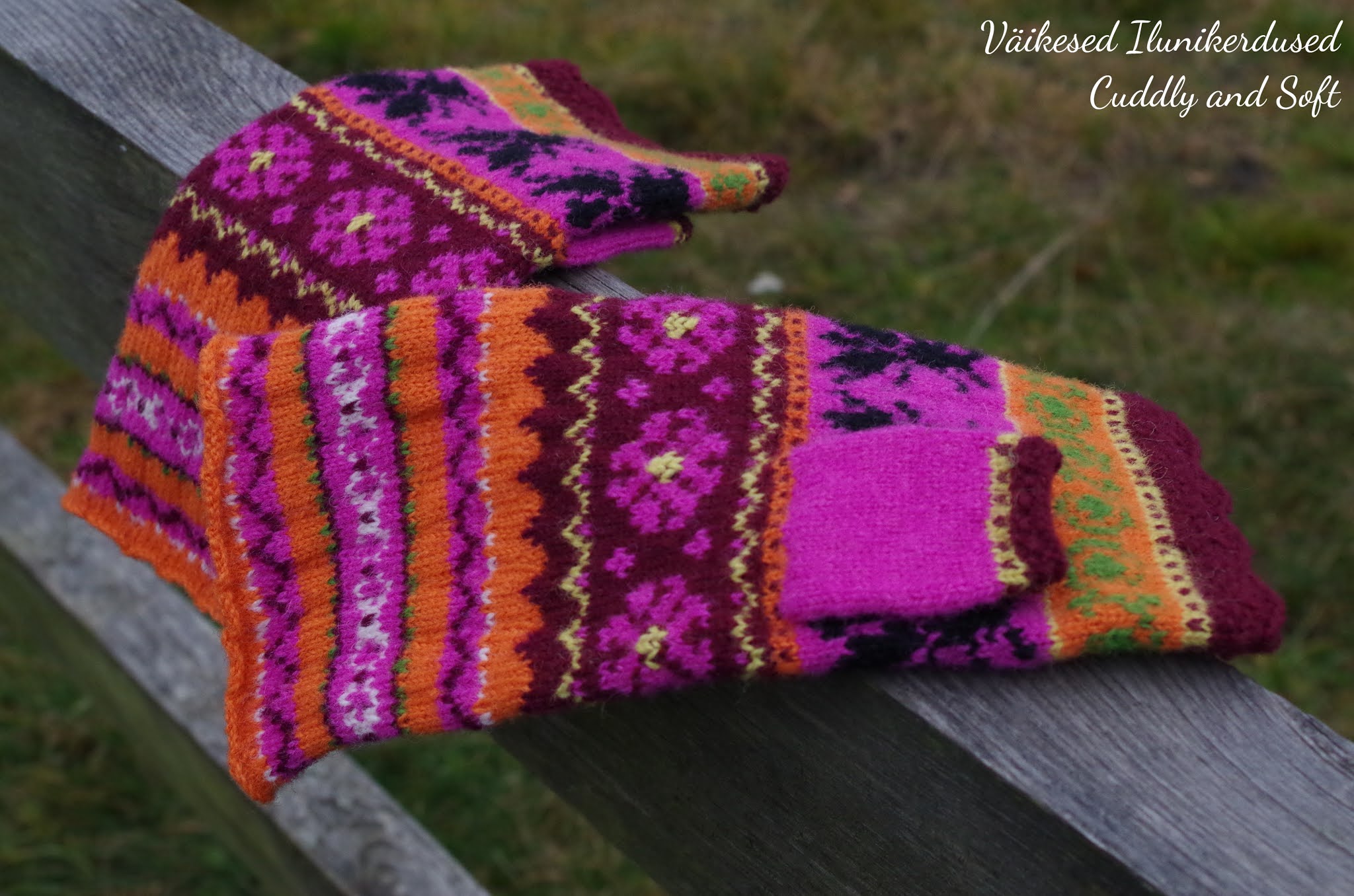 Väikesed Ilunikerdused: Muhu motiividega poolkindad Edale