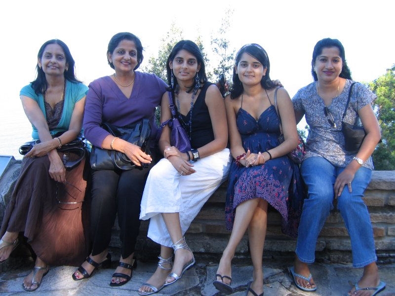 Desi Girls And Aunties Hot And Sexy Pictures Hot And Sexy Aunties With