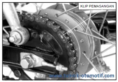 Pemeriksaan Jarak Main Bebas (Free Play) Rantai Roda Pada Sepeda Motor ...