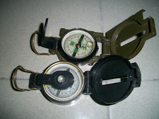 collectible items: Vintage Engineer Compass