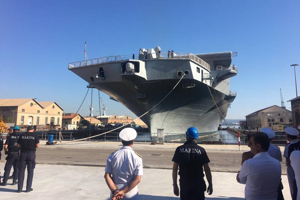 Italian Cavour aircraft carrier enters the Maritime Military Arsenal of ...