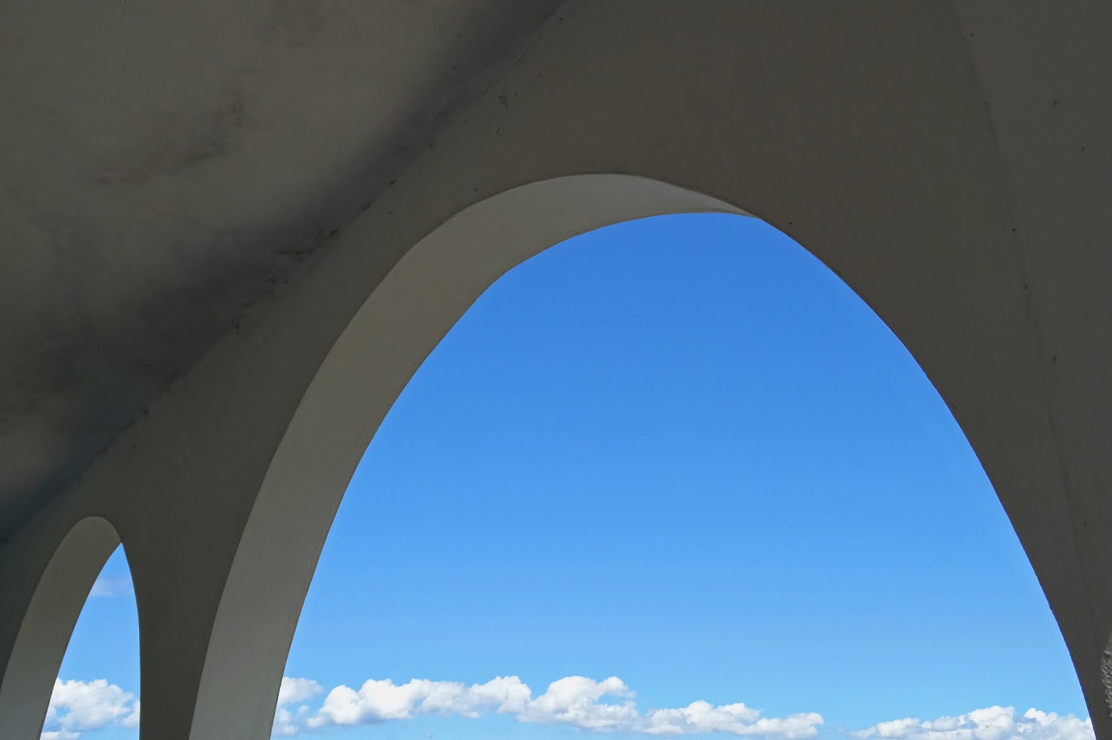 DIMPOLPHOTO: ARCHES OF SKY