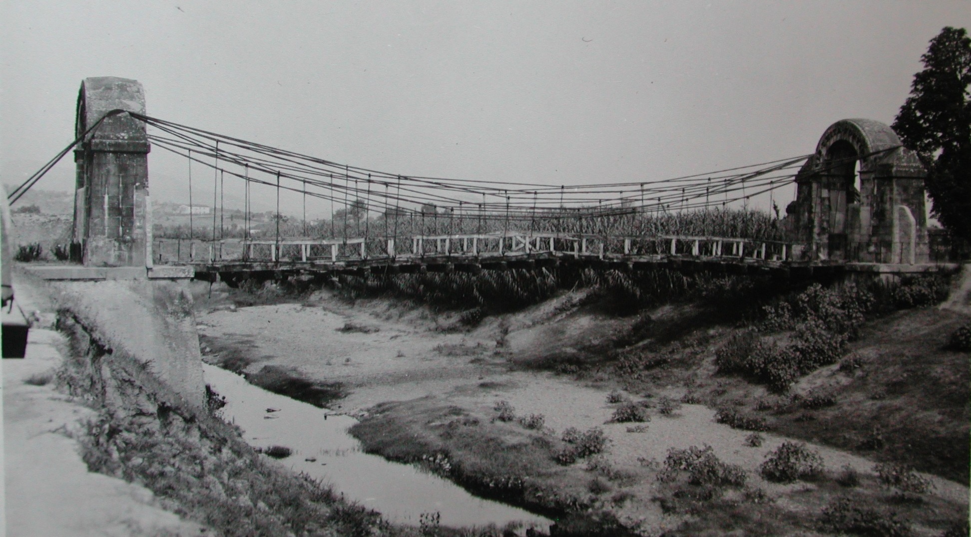 I primi ponti sospesi