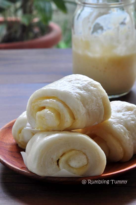 Rumbling Tummy: Cheese Mantou 奶酪馒头 (Herman starter - natural yeast)