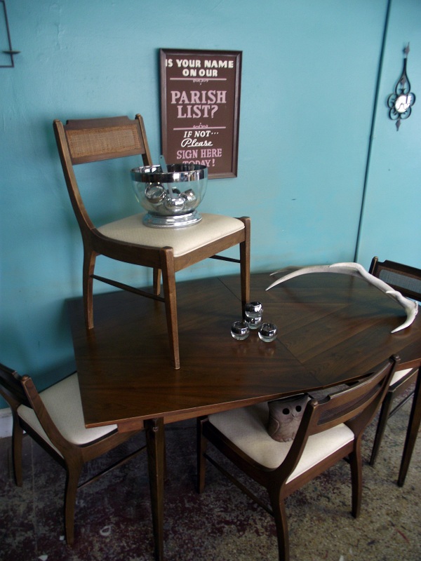 Vintage Ground: MCM Dining Set w/ Four Chairs