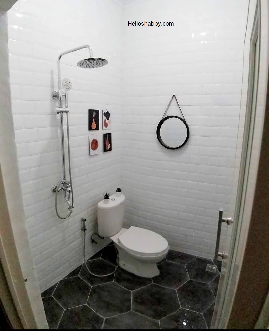 Striking Modern Black and White Bathroom Ideas ~ HelloShabby.com ...