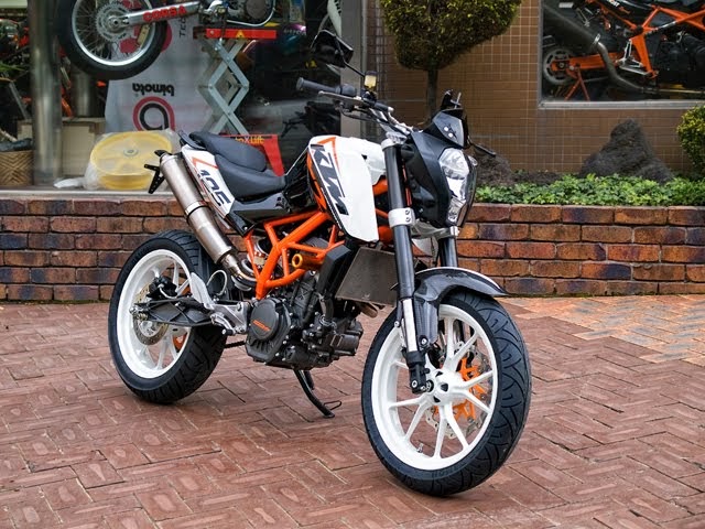 Racing Cafè: KTM Duke 125 by Steve Motorcycle Supply