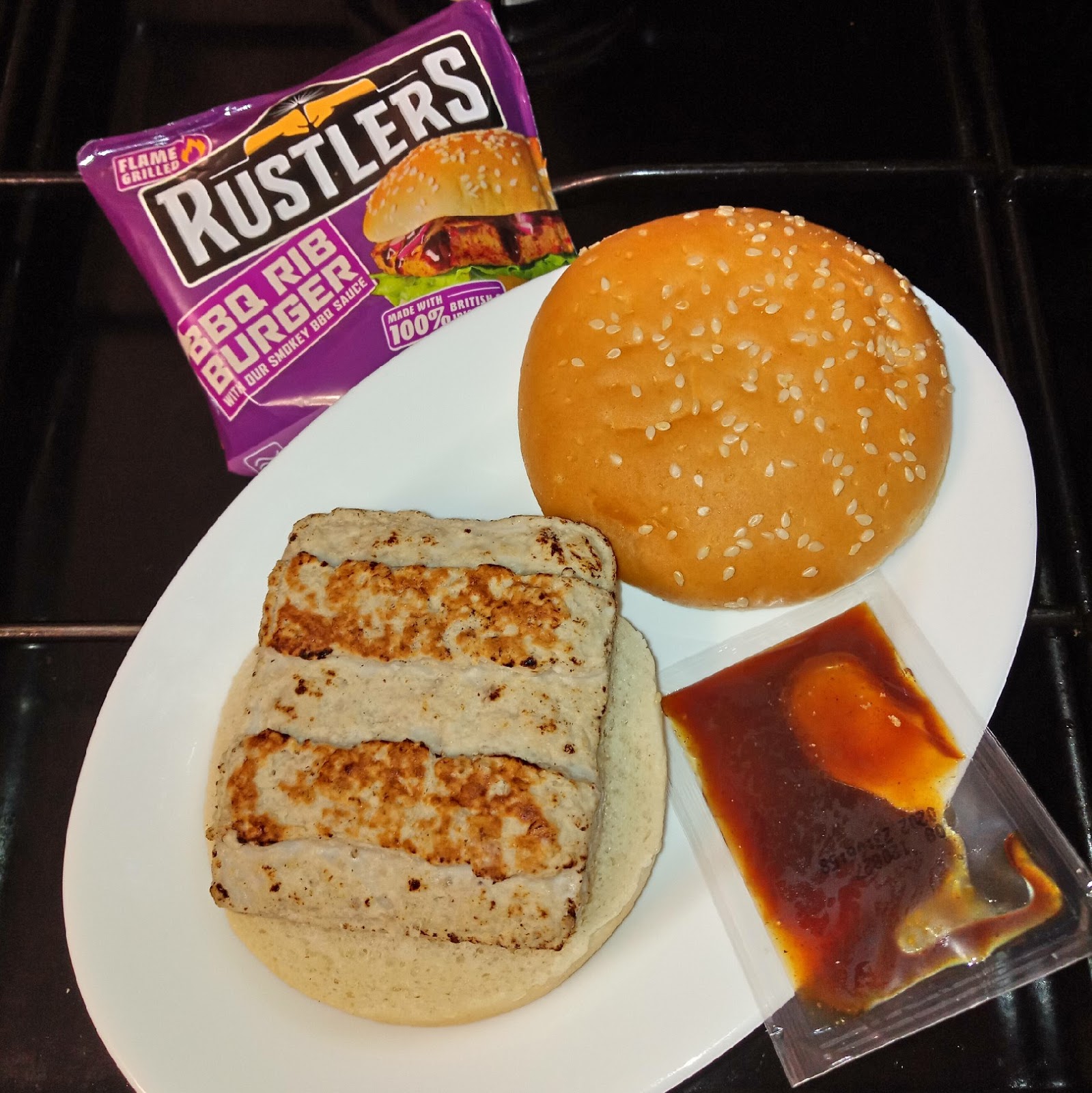 Supersupergirl's Food Reviews: [Review] Rustlers BBQ Rib Burger