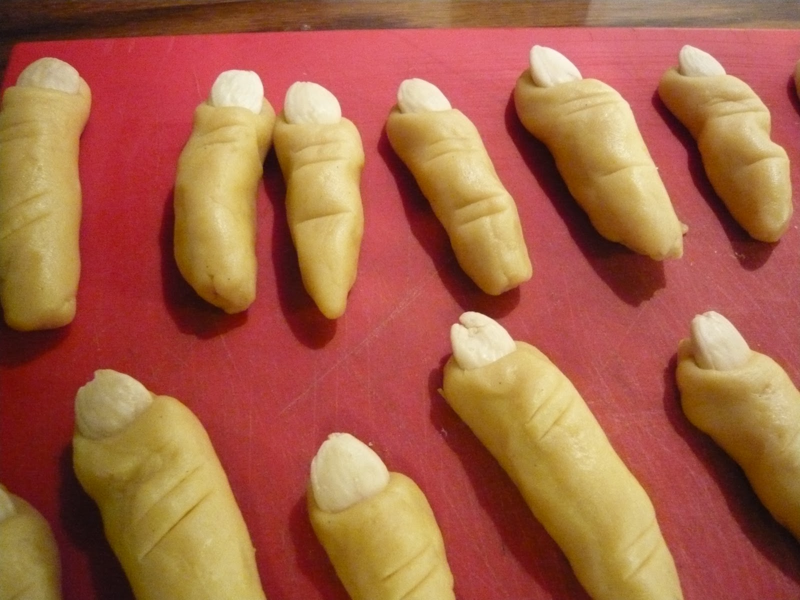 La Lengua de la Mariposa: HALLOWEEN: DEDOS DE BRUJA