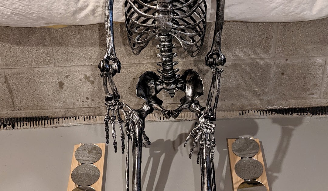 Haunted Eve's Halloween Blog: Hell Hole Prop Occupant Change