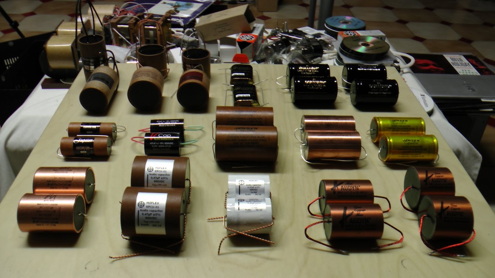 SW1X AUDIO DESIGN CAPACITOR BATTLE ROYALE – M & S | Ultimate High-Fidelity