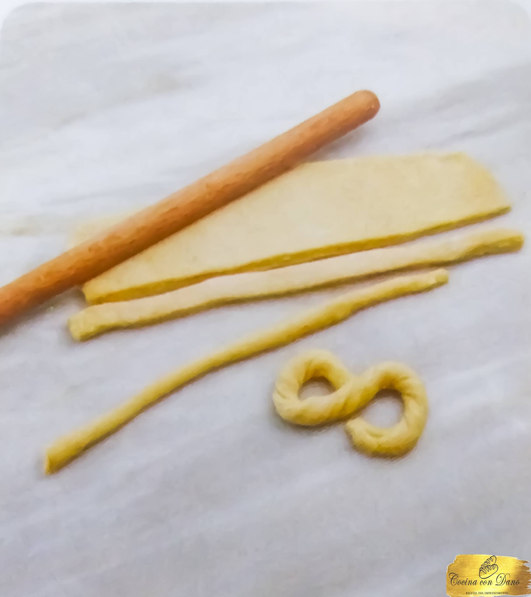 COMO HACER OCHOS DE PAN CON CREMA PASTELERA RECETA FACIL. - Cocina con Dano