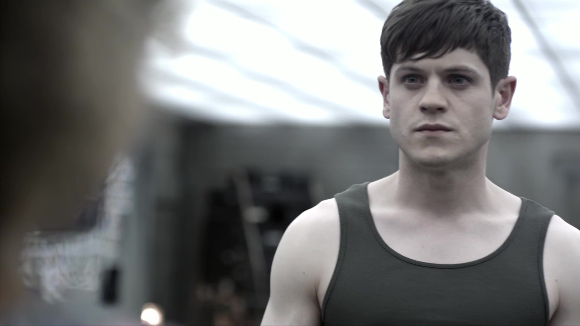 ausCAPS: Iwan Rheon shirtless in Misfits 2-04 "Episode #2.4"