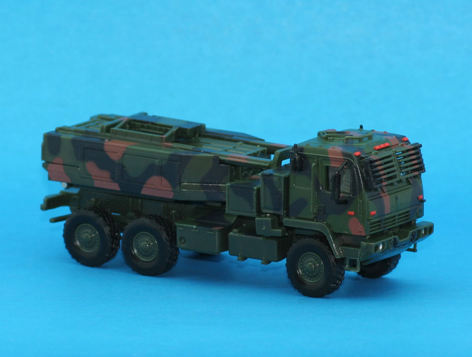 Incredible Mini Garage: Himars M 142 2007 IXO 1/72