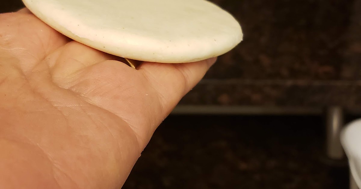 A CNC machine in my garage: A plastic mold to make Arepas