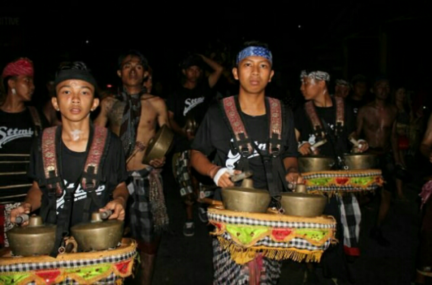 Perang Api di desa Nagi, Ubud, Bali ~ Explore Bali