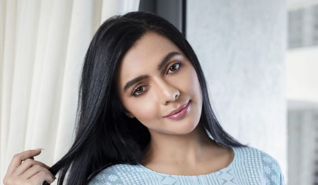 Ruhi Singh Latest Photos